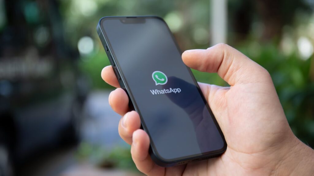 WhatsApp Rilis Fitur Voice Message Transcription Eksklusif Untuk IOS whatsapp-rilis-fitur-voice-message-transcription-eksklusif-untuk-ios